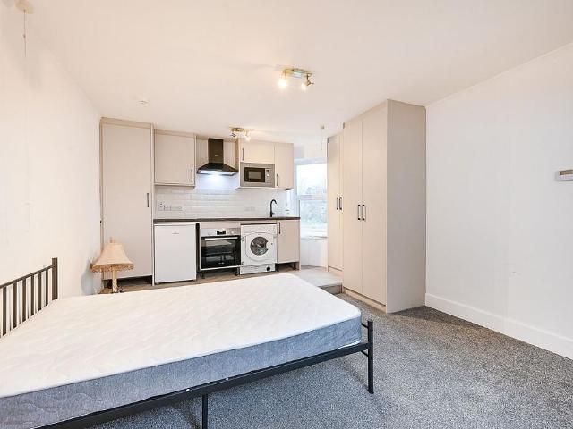 Studio to rent
