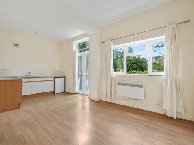 Studio to rent
