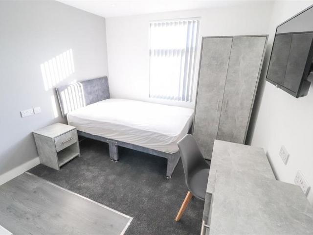 Studio to rent