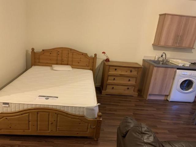 Studio to rent