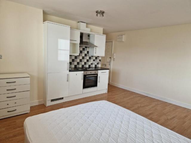 Studio to rent