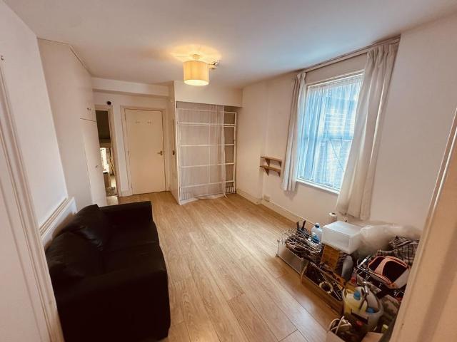Studio to rent