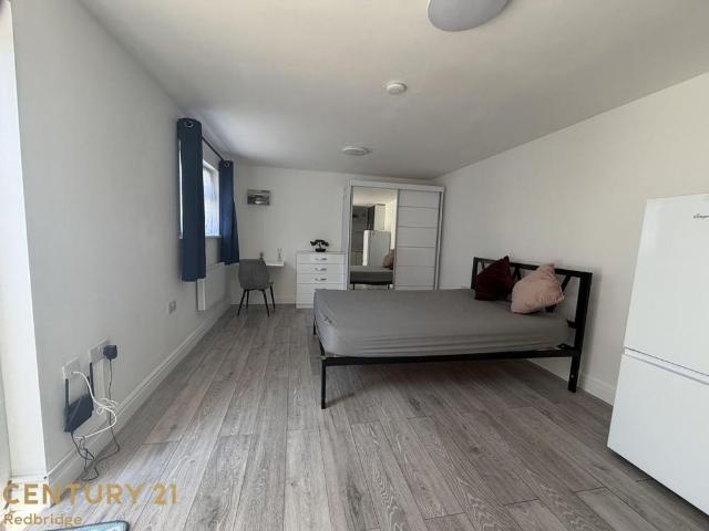 Studio to rent