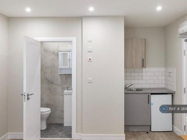 Studio to rent