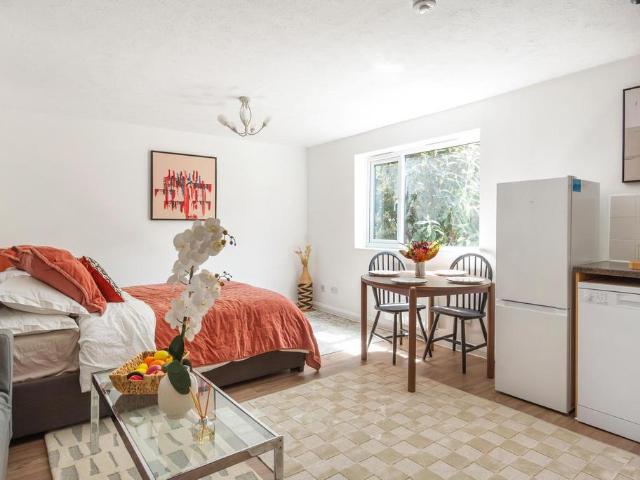 Studio to rent