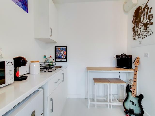 Studio to rent