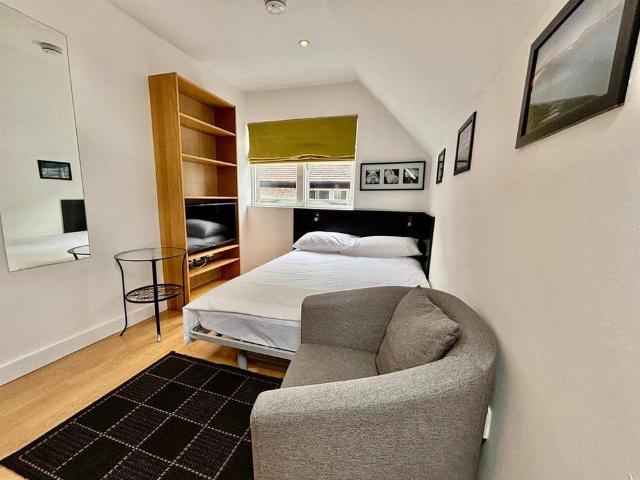 Studio to rent