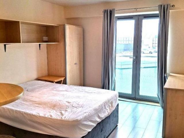 Studio to rent