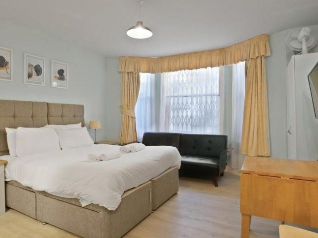 Studio to rent