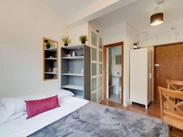 Studio to rent