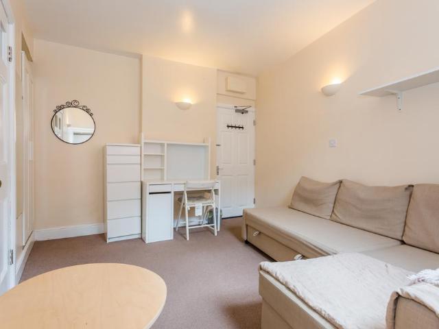 Studio to rent