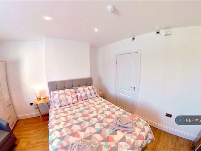 Studio to rent