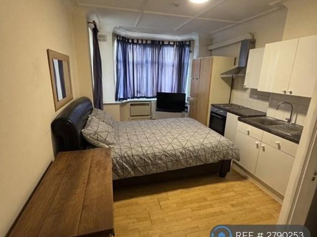 Studio to rent
