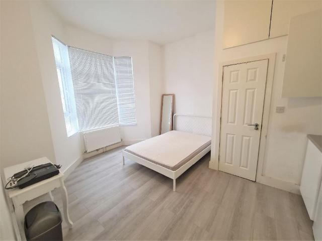 Studio to rent