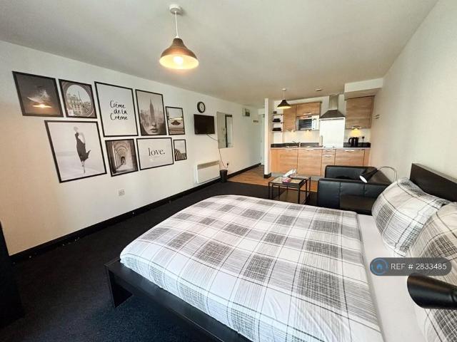 Studio to rent