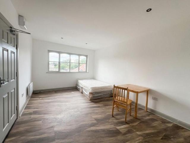Studio to rent