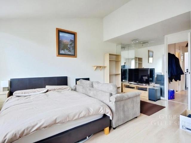 Studio to rent