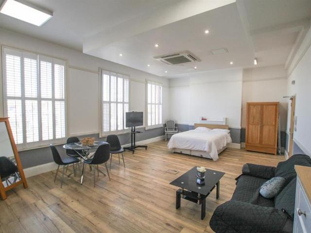 Studio to rent
