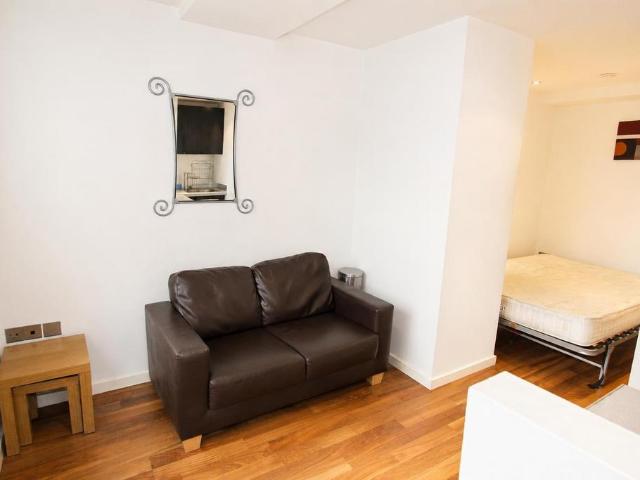 Studio to rent