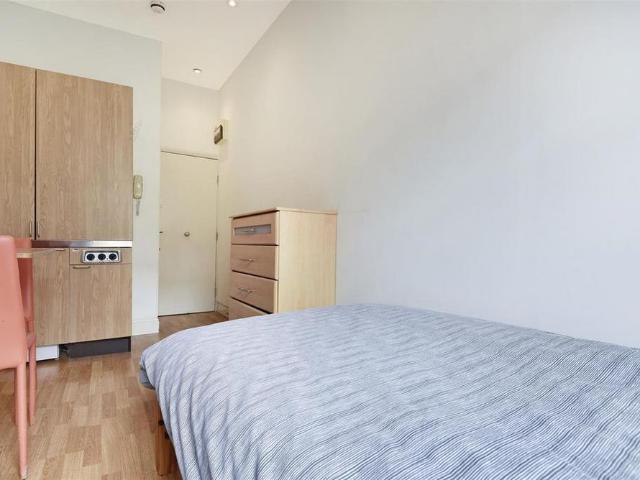 Studio to rent