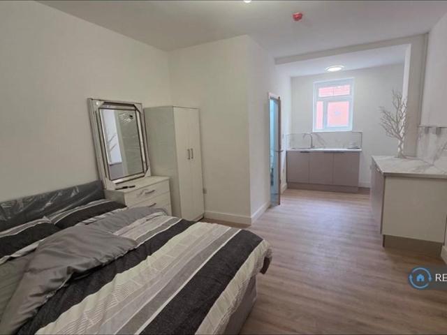 Studio to rent