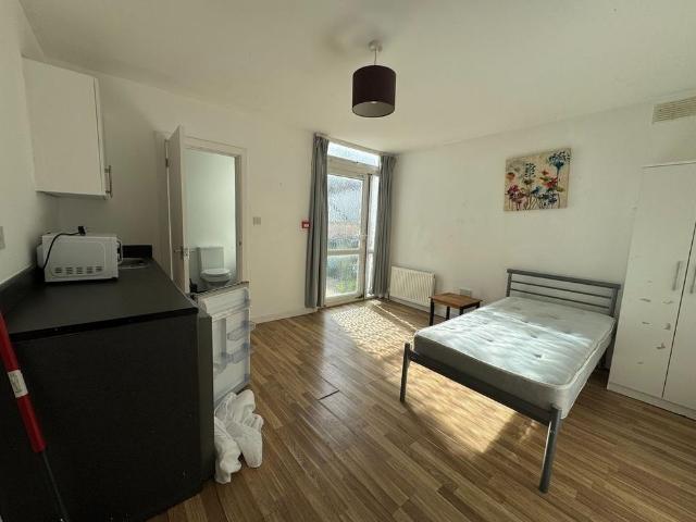 Studio to rent