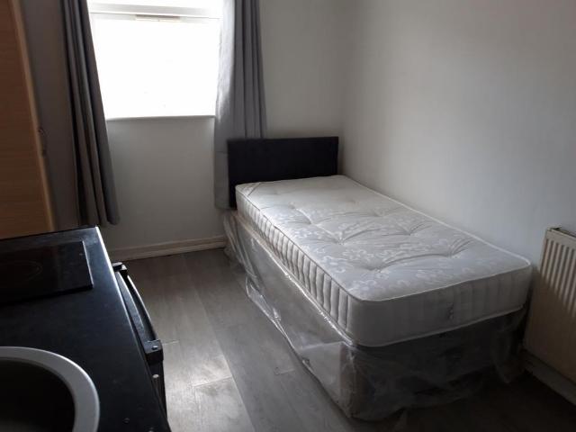 Studio to rent