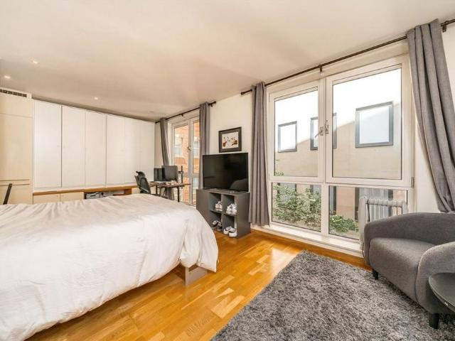 Studio to rent