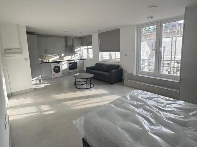 Studio to rent