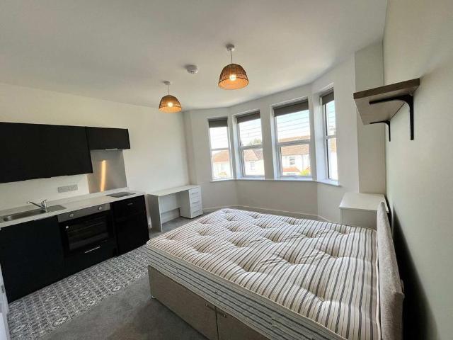Studio to rent