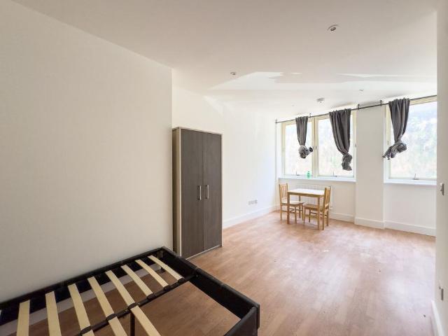 Studio to rent