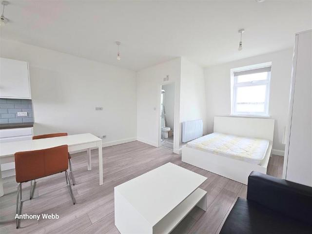 Studio to rent