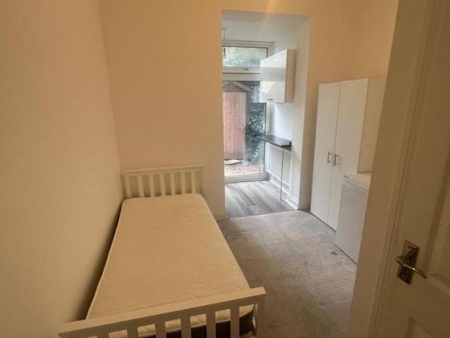 Studio to rent