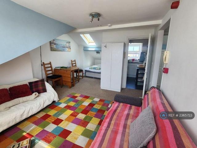 Studio to rent