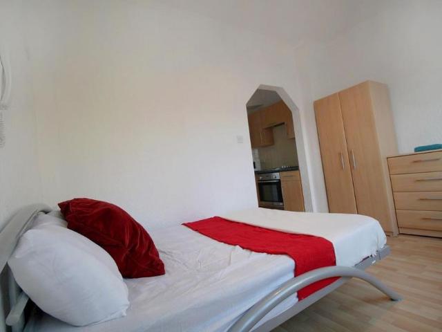 Studio to rent