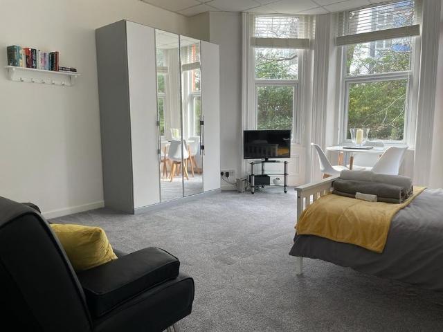 Studio to rent