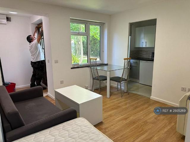 Studio to rent