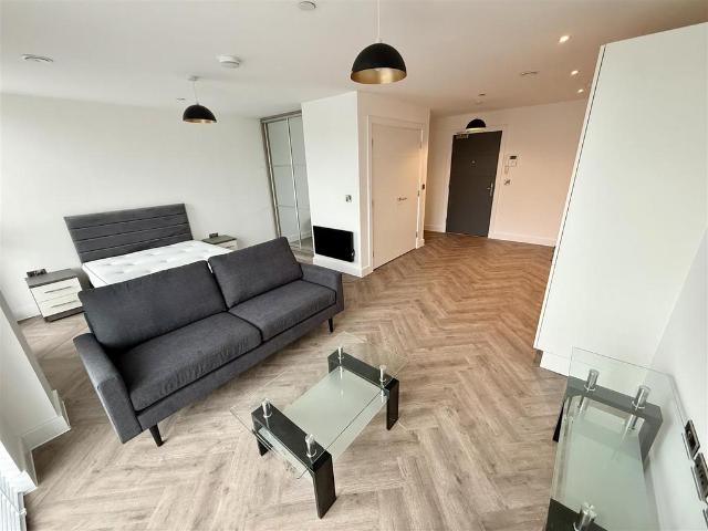 Studio to rent