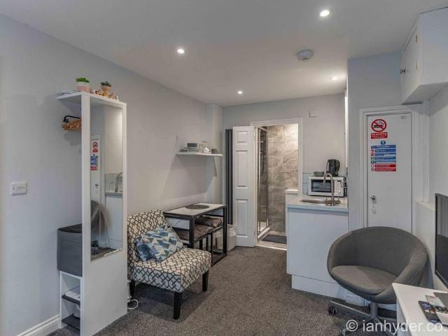 Studio to rent