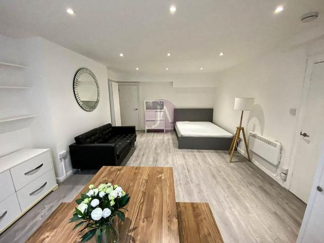 Studio to rent