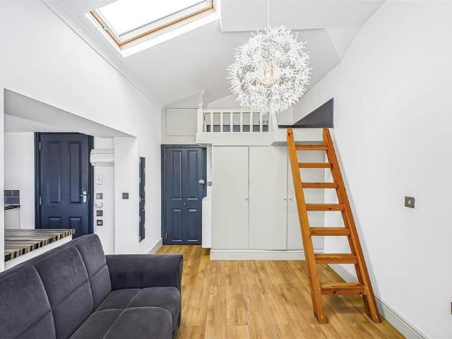 Studio to rent