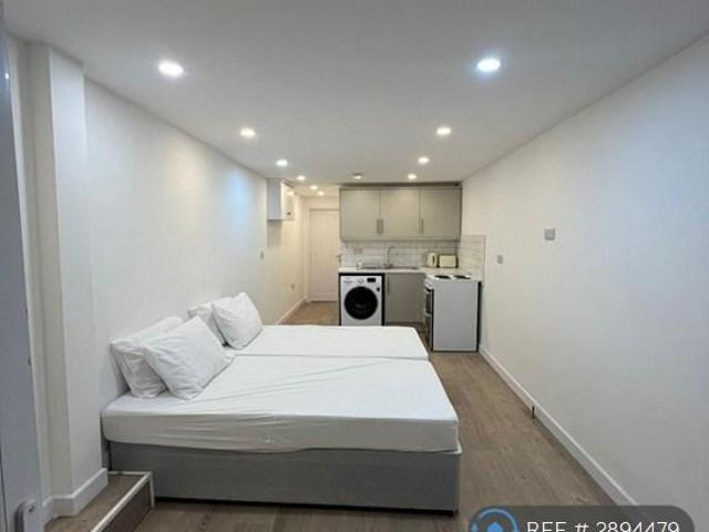 Studio to rent