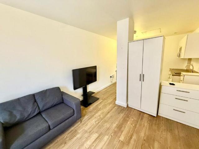 Studio to rent