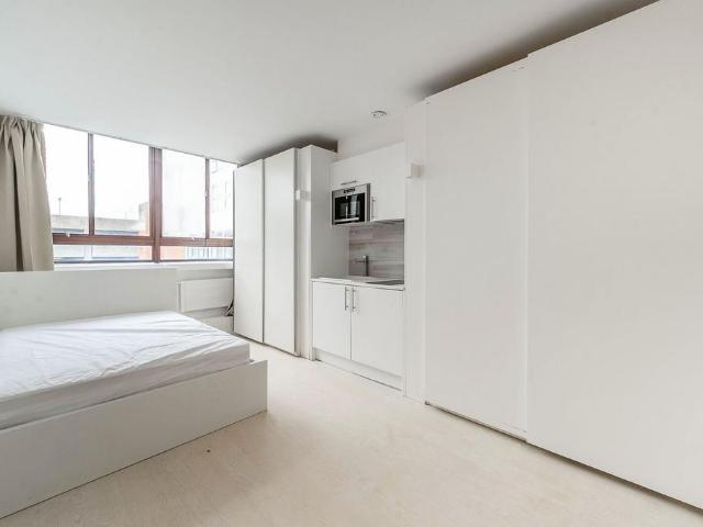 Studio to rent