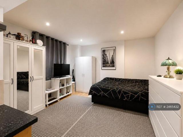 Studio to rent