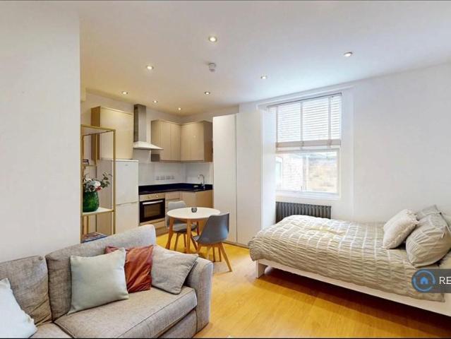 Studio to rent