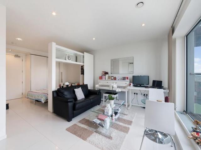 Studio to rent
