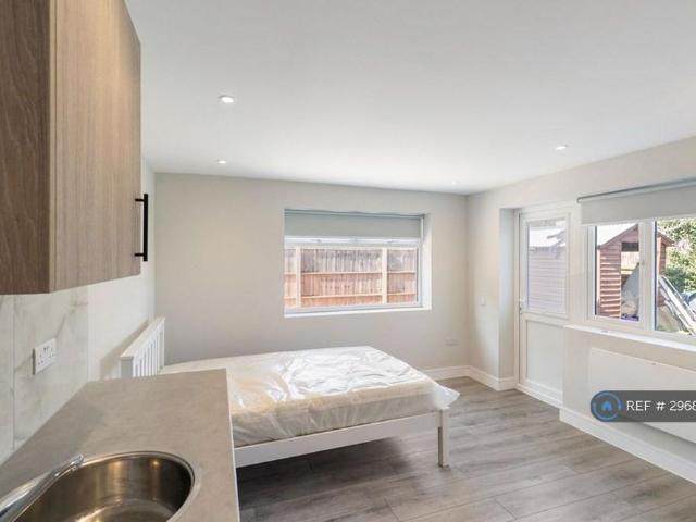 Studio to rent