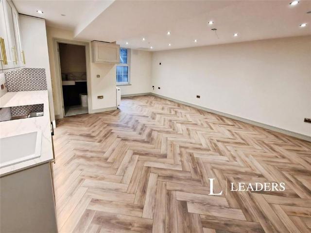 Studio to rent