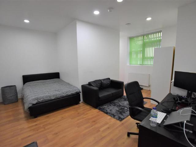 Studio to rent